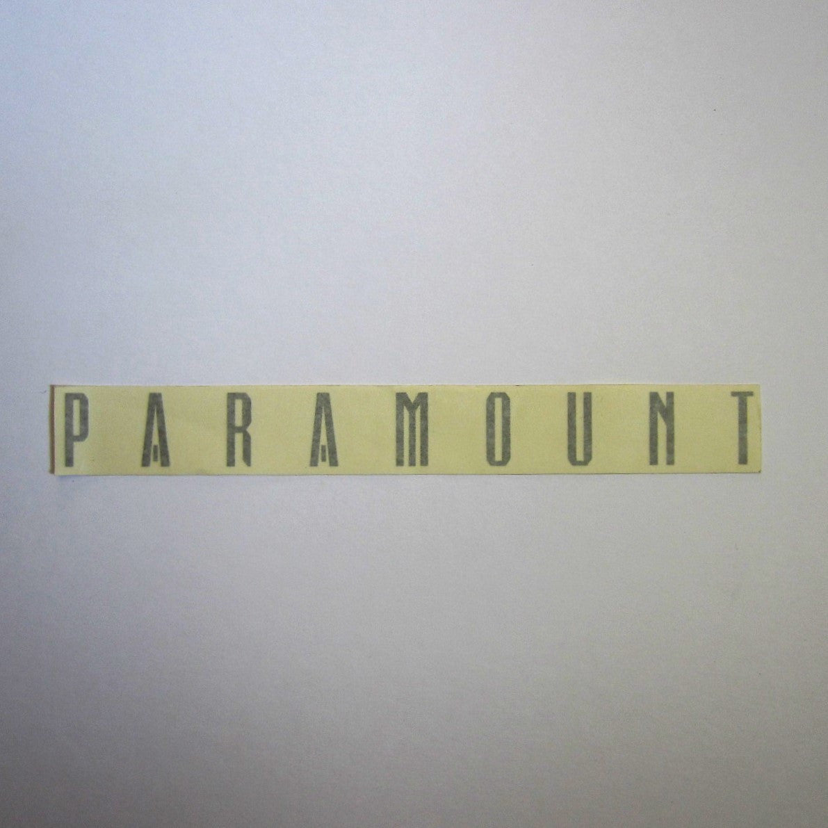 Paramount Decal Silver 12" x 1-1/4" – FitnessGraphics.com